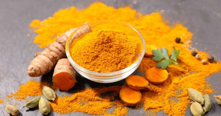 Como tomar a cúrcuma em pó: Dicas práticas e úteis